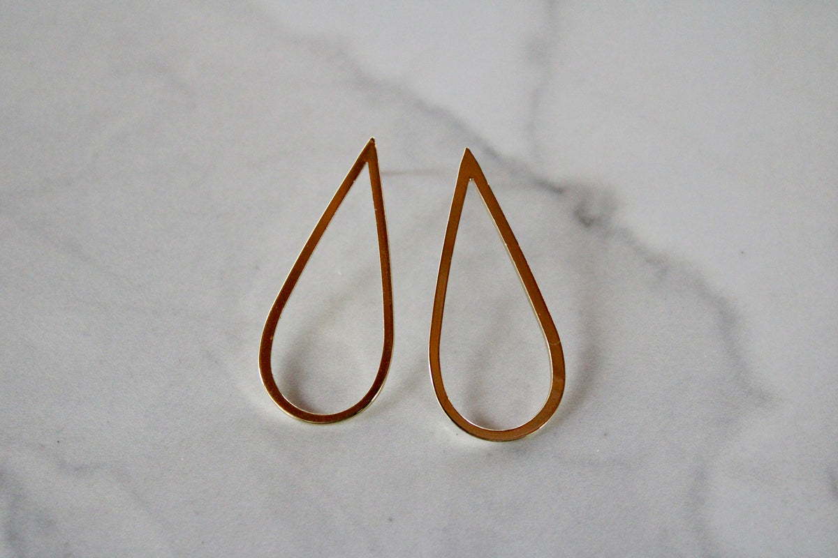 golden minimalist teardrop post earrings – Winifred and Bramble